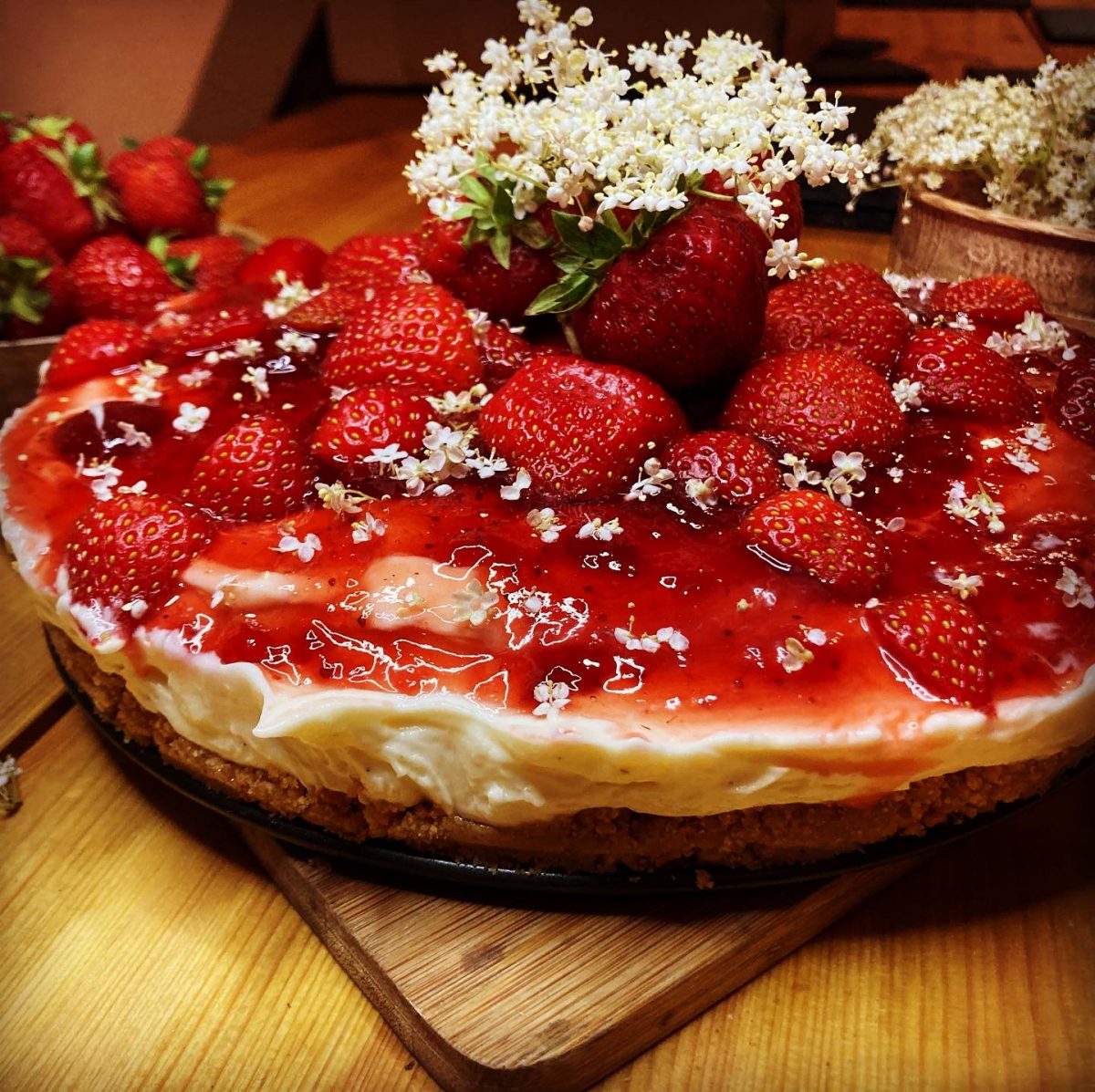 Elderflower and Strawberry Cheesecake – Forgotten Forest